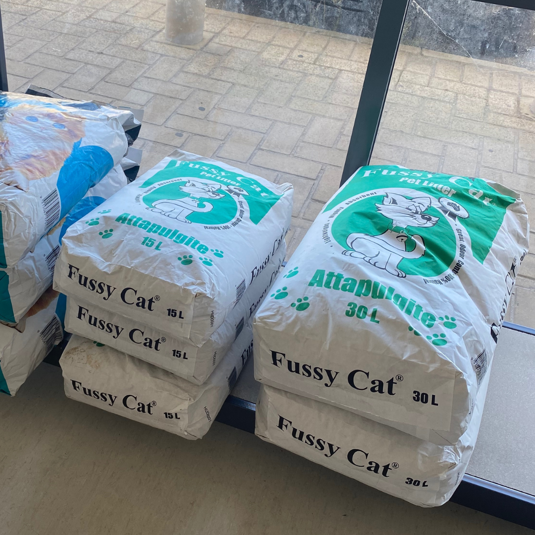 Fussy Cat Attapulgite Litter - 15L – Fur Legged Pantry